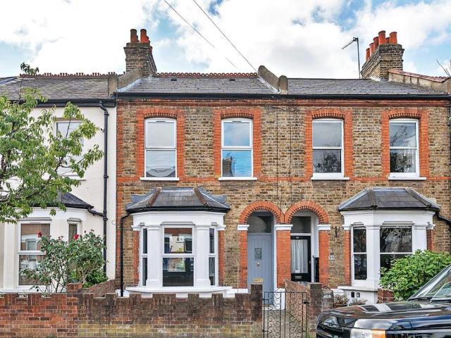 3 bedroom terraced house to rent