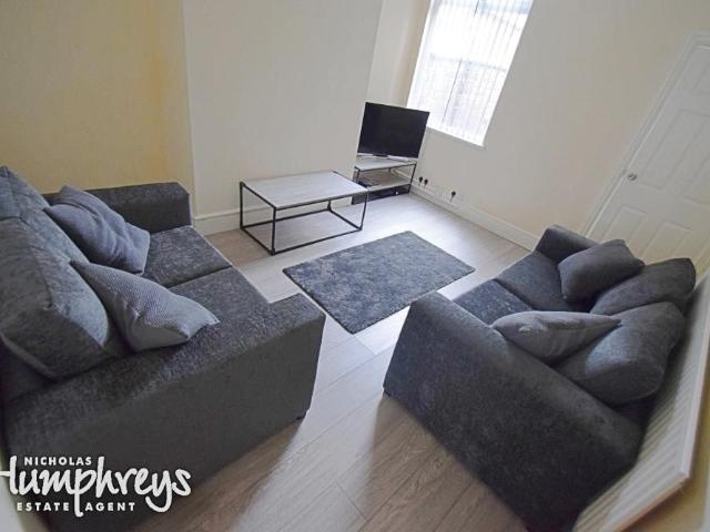 3 bedroom terraced house to rent