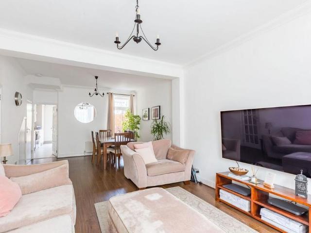 3 bedroom terraced house to rent