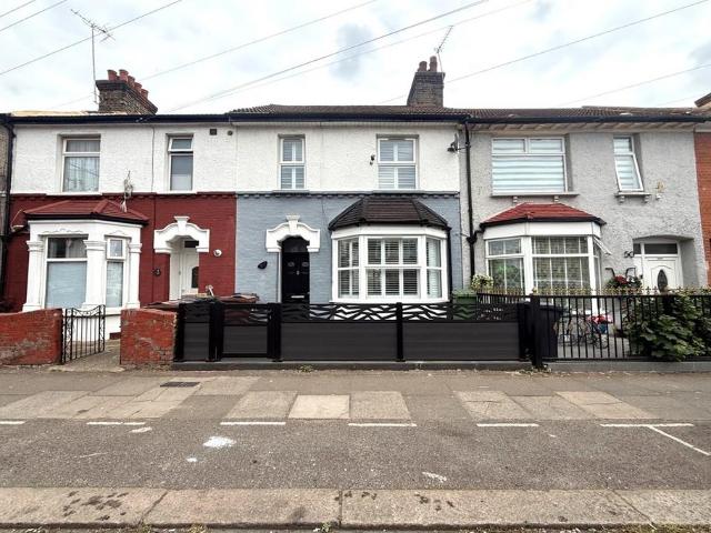 3 bedroom terraced house to rent