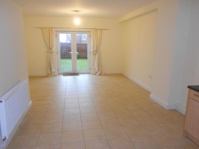 3 bedroom terraced house to rent