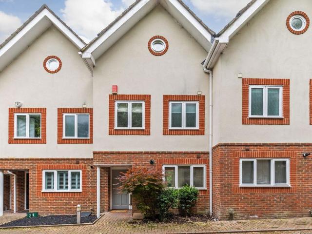 3 bedroom terraced house to rent