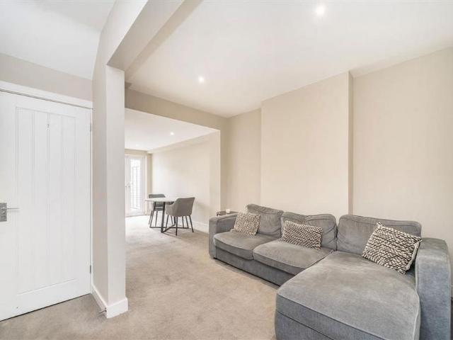 3 bedroom terraced house to rent