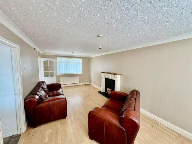 3 bedroom terraced house to rent