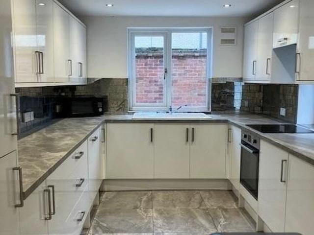 3 bedroom terraced house to rent