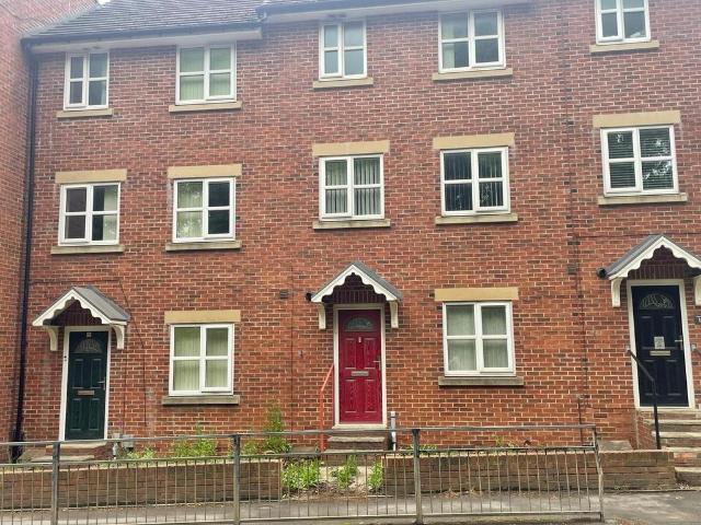 3 bedroom terraced house to rent