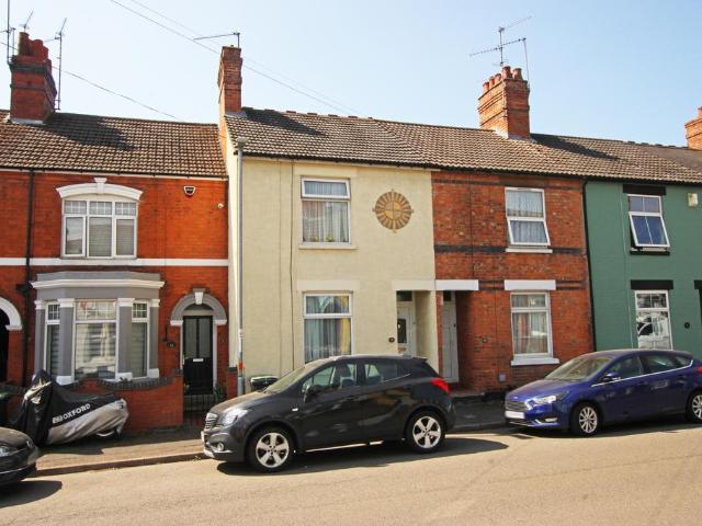 3 bedroom terraced house to rent