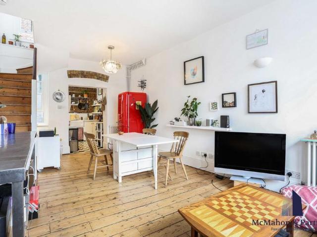 3 bedroom terraced house to rent