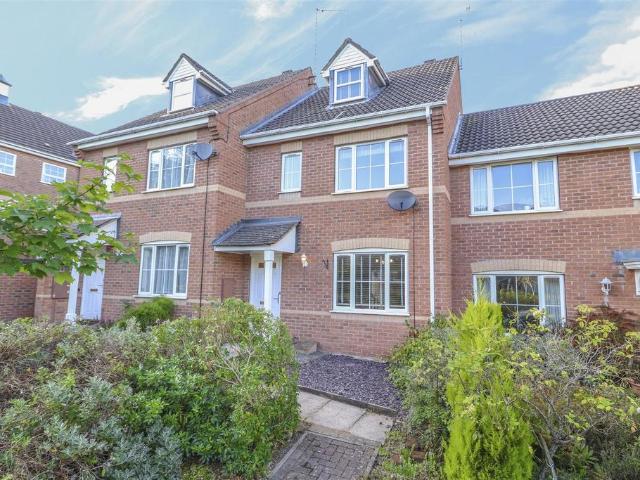3 bedroom terraced house to rent