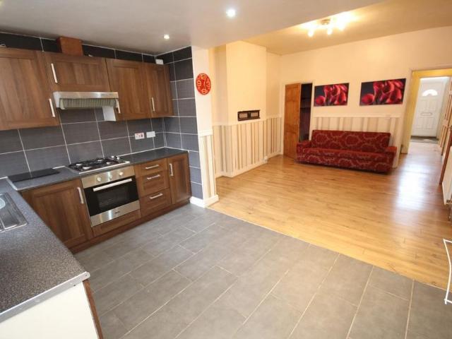 3 bedroom terraced house to rent