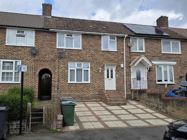 3 bedroom terraced house to rent