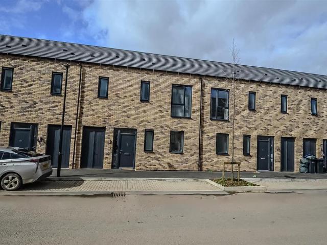 3 bedroom terraced house to rent