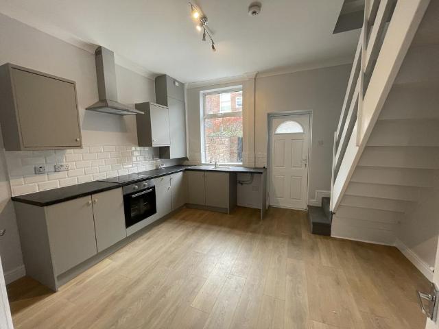 3 bedroom terraced house to rent