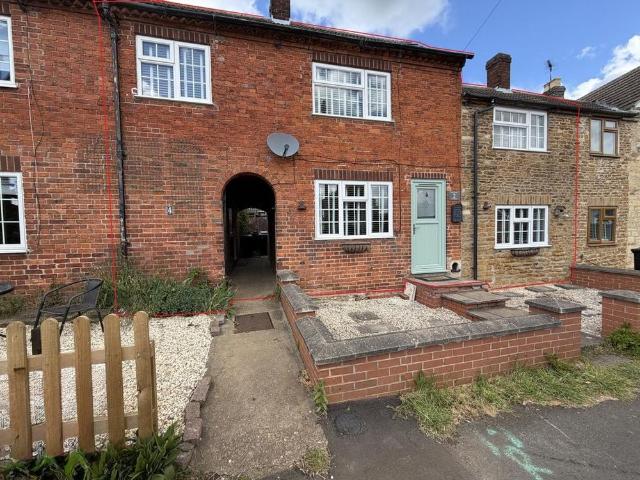 3 bedroom terraced house to rent