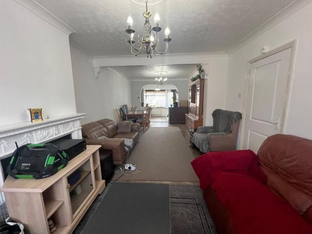 3 bedroom terraced house to rent