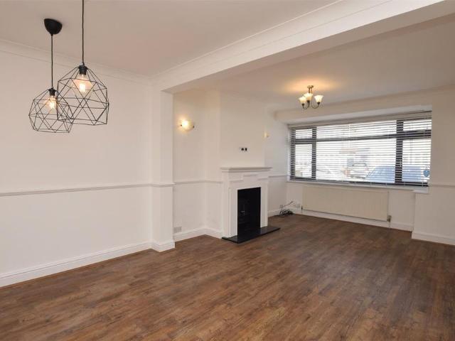 3 bedroom terraced house to rent