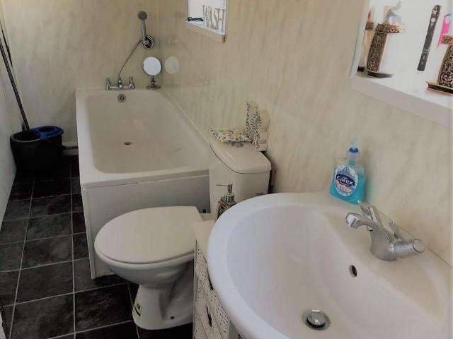 3 bedroom terraced house to rent