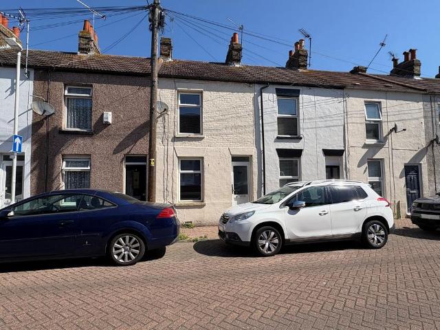 3 bedroom terraced house to rent