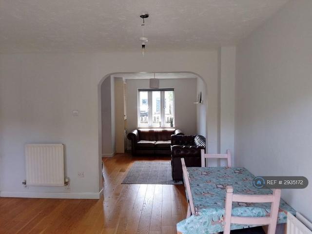 3 bedroom terraced house to rent