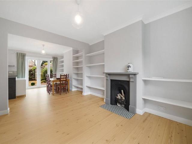 3 bedroom terraced house to rent
