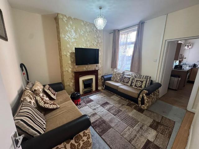 3 bedroom terraced house to rent