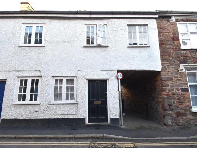 3 bedroom terraced house to rent