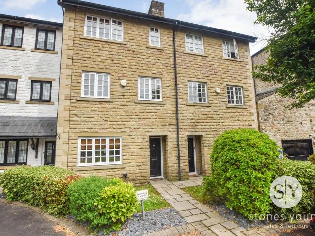 3 bedroom terraced house to rent