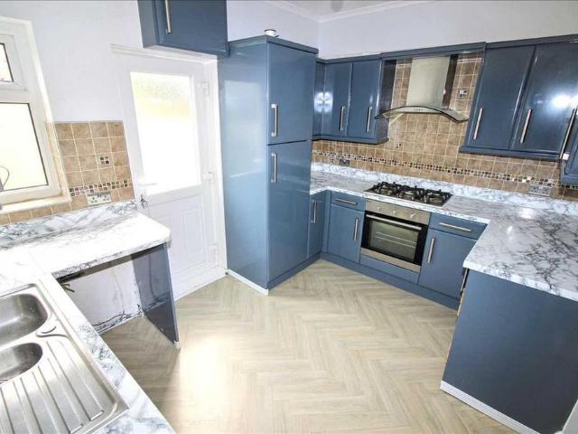 3 bedroom terraced house to rent