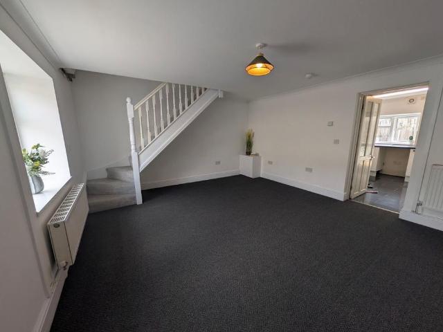 3 bedroom terraced house to rent