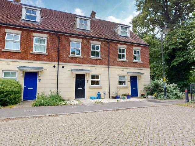 3 bedroom terraced house to rent
