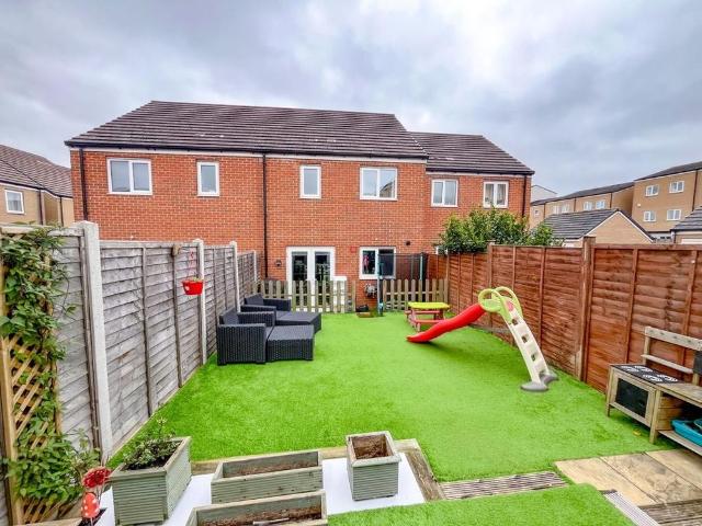 3 bedroom terraced house to rent