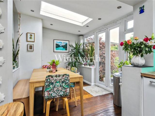 3 bedroom terraced house to rent