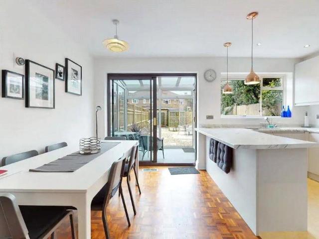 3 bedroom terraced house to rent