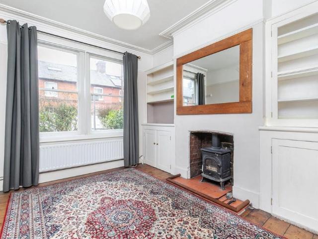 3 bedroom terraced house to rent