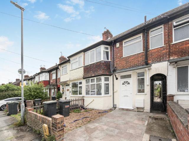 3 bedroom terraced house to rent
