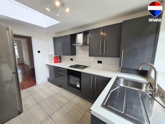 3 bedroom terraced house to rent
