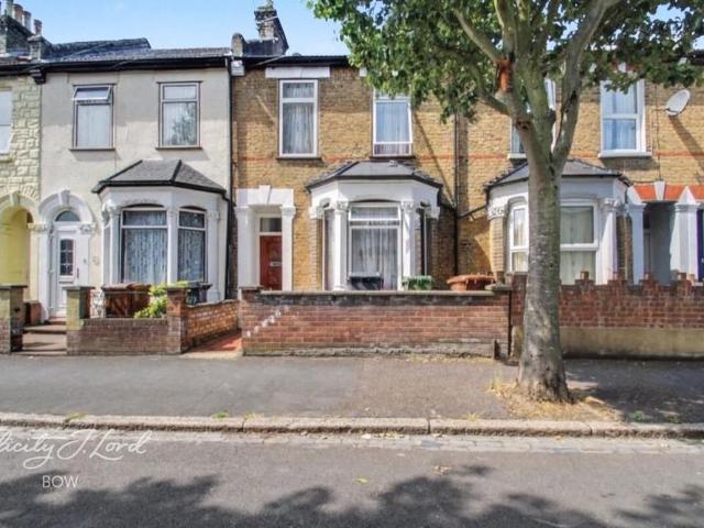 3 bedroom terraced house to rent