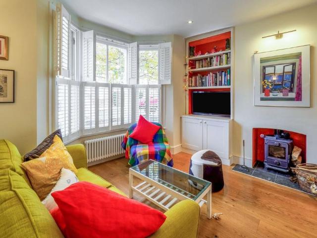3 bedroom terraced house to rent