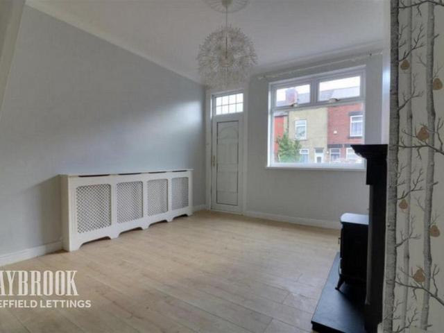 3 bedroom terraced house to rent