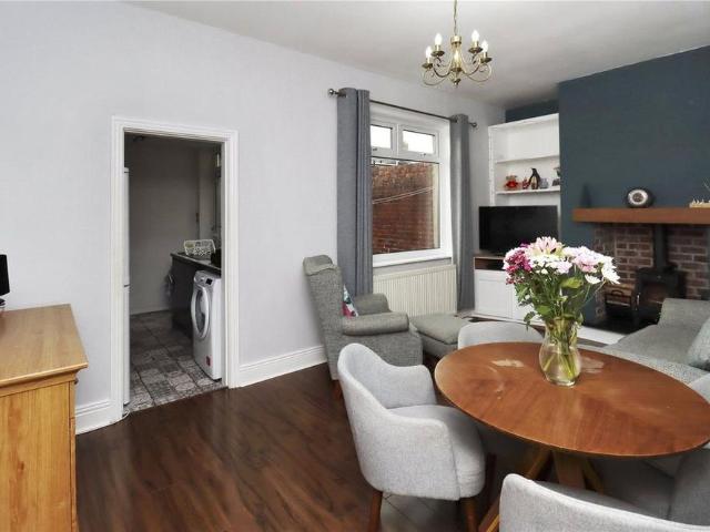 3 bedroom terraced house to rent