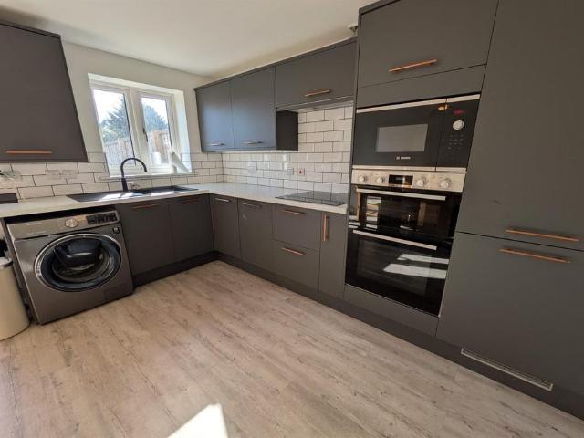 3 bedroom terraced house to rent