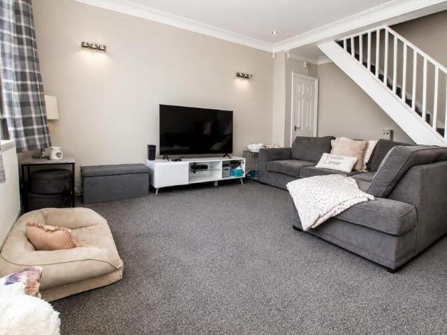 3 bedroom terraced house to rent