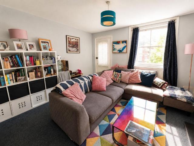 3 bedroom terraced house to rent