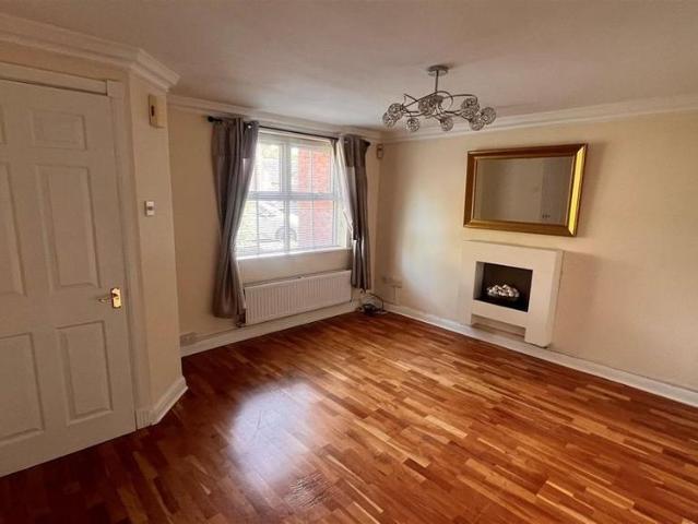 3 bedroom terraced house to rent