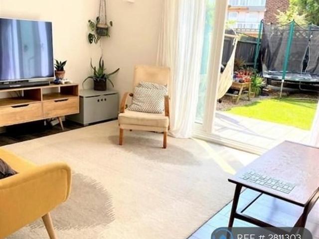 3 bedroom terraced house to rent