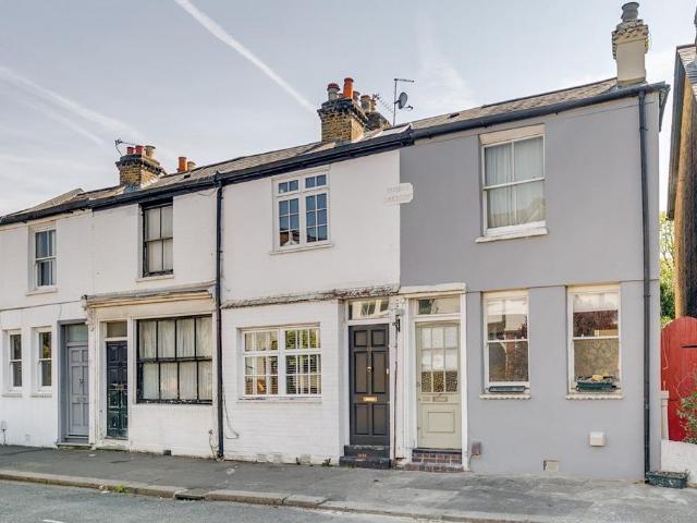 3 bedroom terraced house to rent