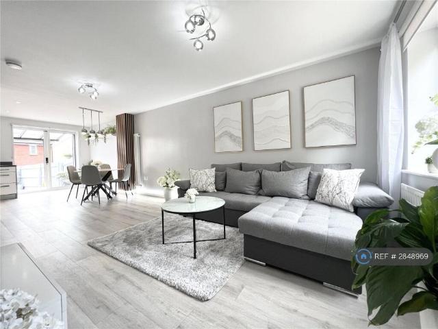 3 bedroom terraced house to rent