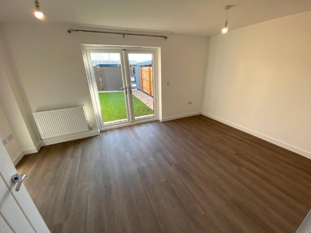 3 bedroom terraced house to rent