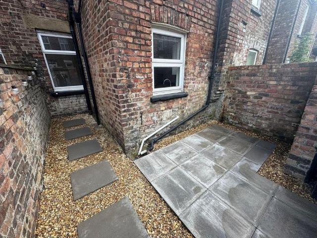 3 bedroom terraced house to rent
