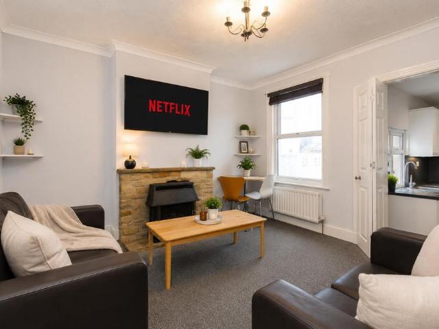 3 bedroom terraced house to rent